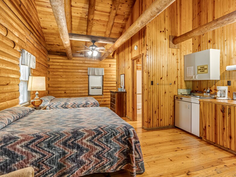 20843 W Cookson Bend Rd, Cookson, OK 74427 - Log Cabin Motel Lake ...