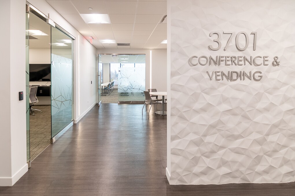 3701 Algonquin Rd, Rolling Meadows, IL 60008 - Crossroads | LoopNet