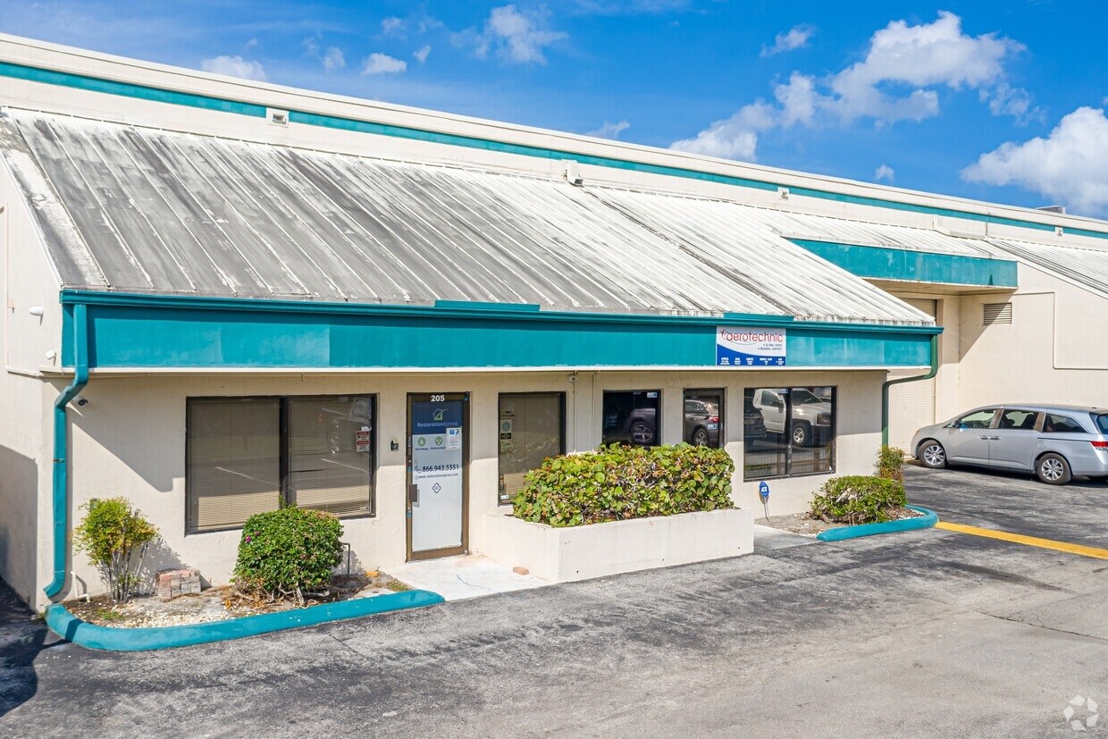 4700 SW 51st St, Davie, FL 33314 - Davie 51 | LoopNet 4700 SW 51st St, Davie, FL 33314 - Davie 51 | LoopNet