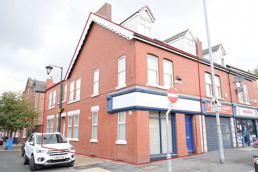 811 Rochdale Rd, Manchester, M9 5XD | LoopNet