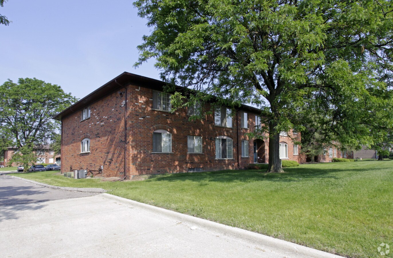 25603 Greenfield Rd, Southfield, MI 48075 - Multifamily For Sale | LoopNet