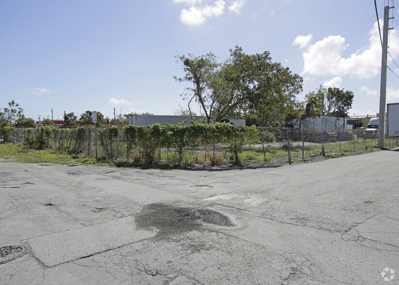 17499 SW 99th Rd, Miami, FL 33157 | LoopNet