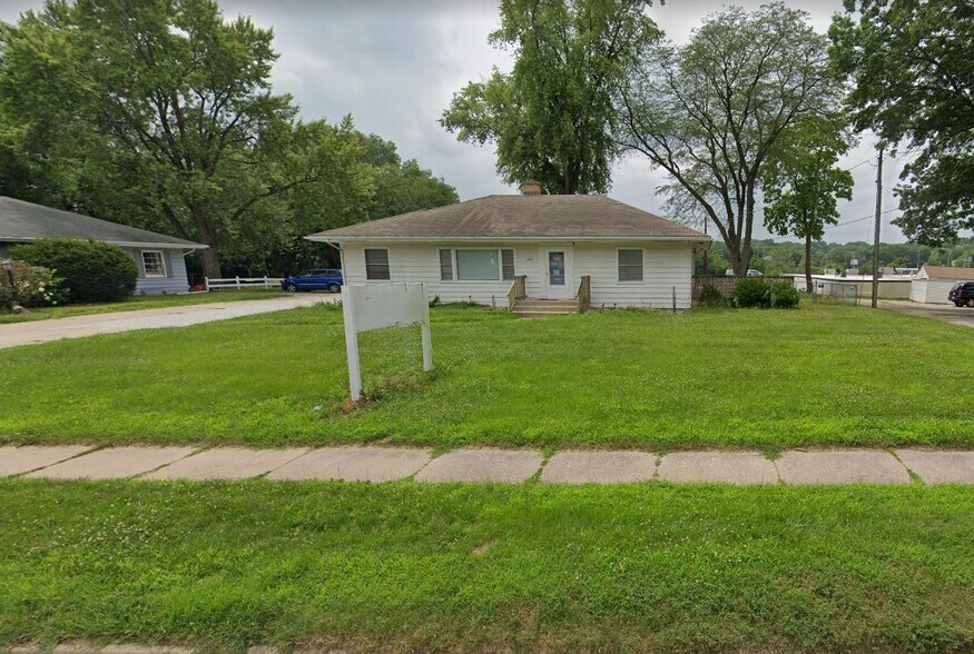 1705 Center Point Rd NE, Cedar Rapids, IA 52402 | LoopNet