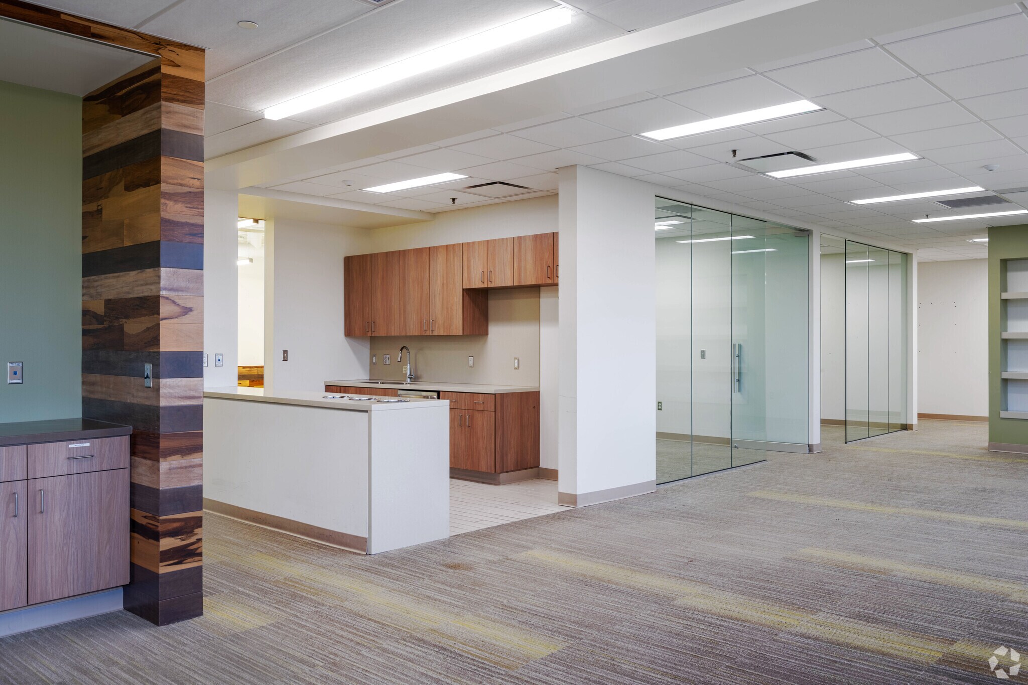 3001 Bee Caves Rd, Austin, TX 78746 - Treemont Plaza | LoopNet