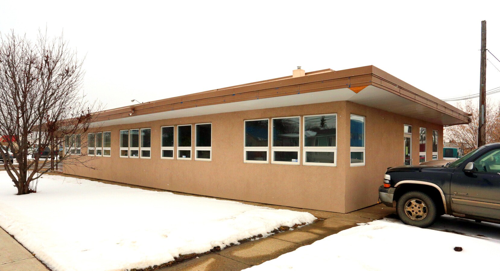 12555 127th Ave NW, Edmonton, AB T5L 3E5 | LoopNet