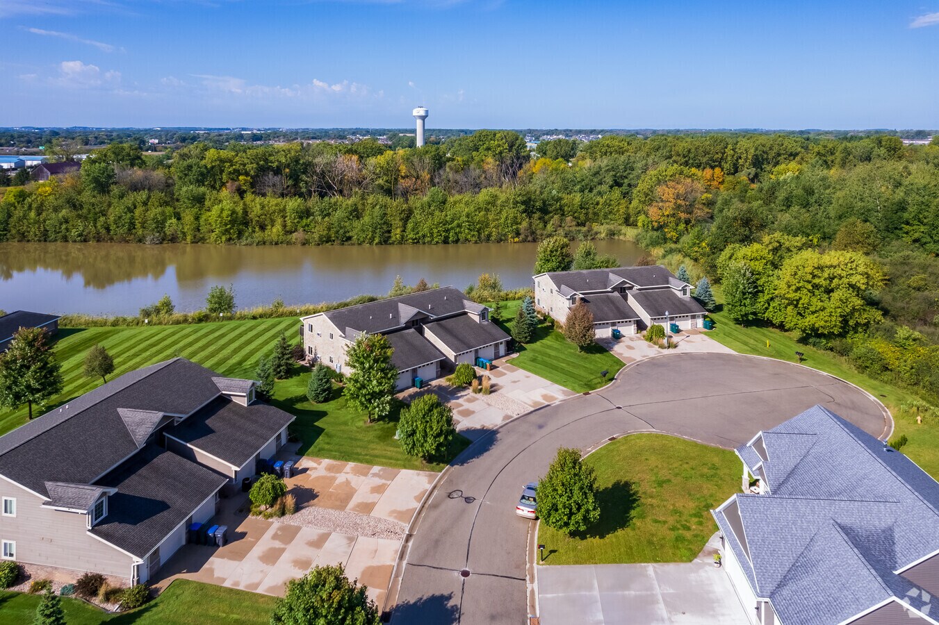 1275 W Beau Ryan Ct, Appleton, WI 54913 | LoopNet