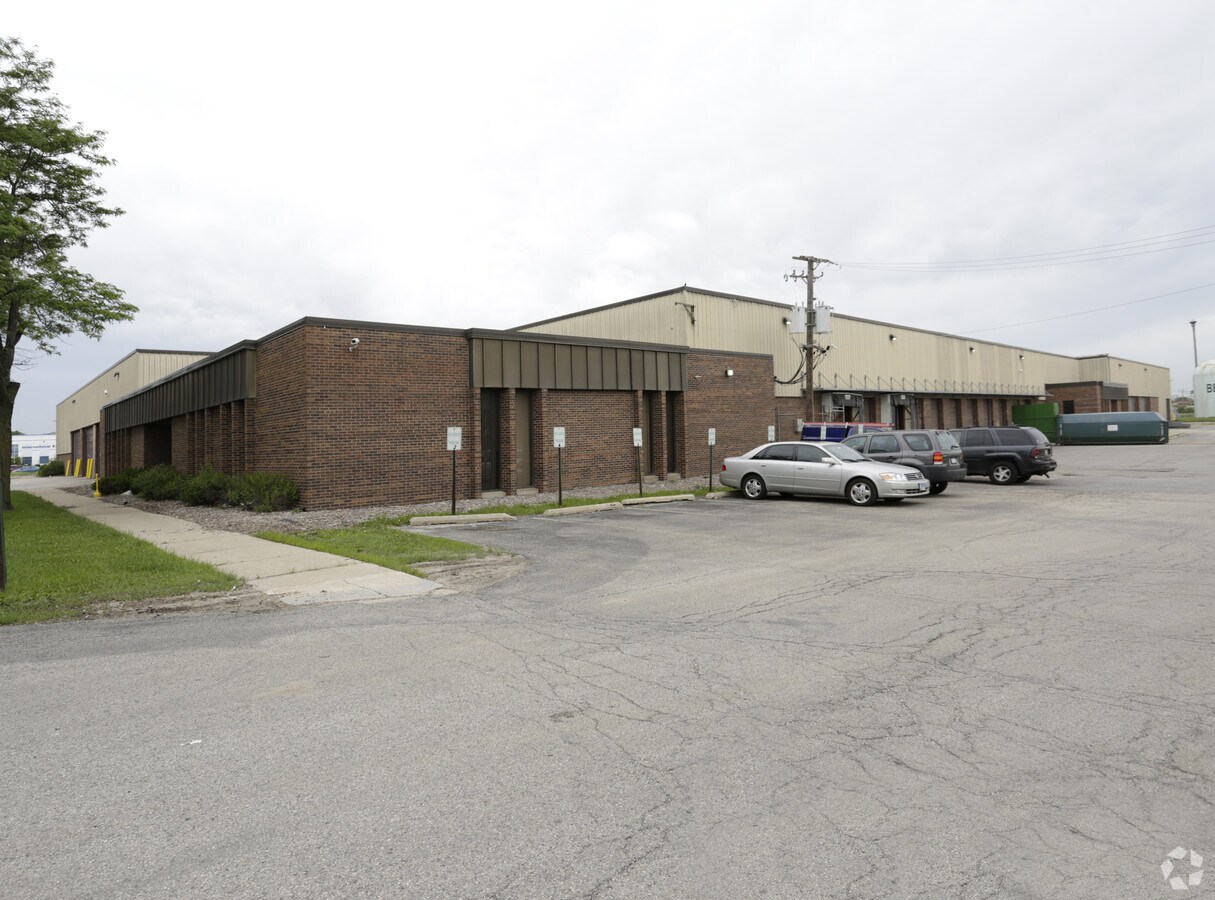 703 Foster Ave, Bensenville, IL 60106 | LoopNet