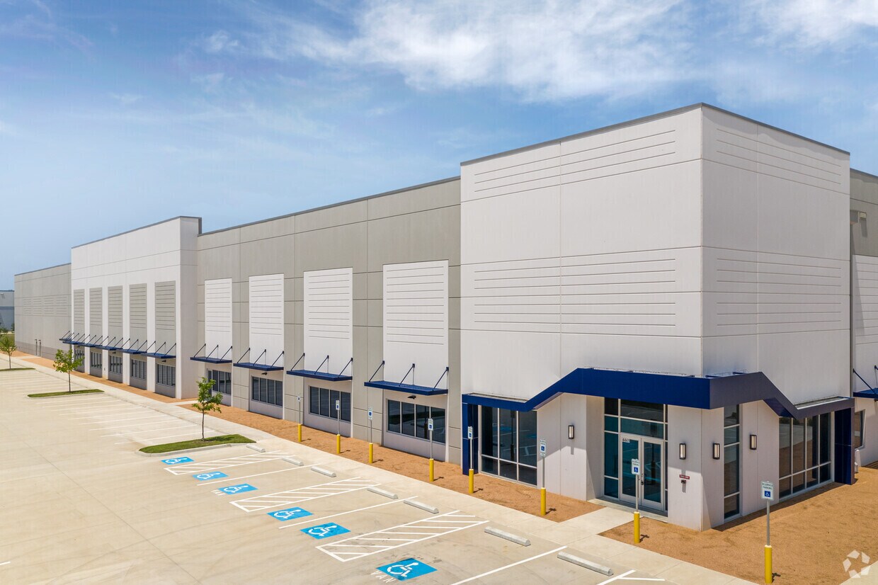 4441 Logistics Dr, Dallas, TX 75241 | LoopNet.com