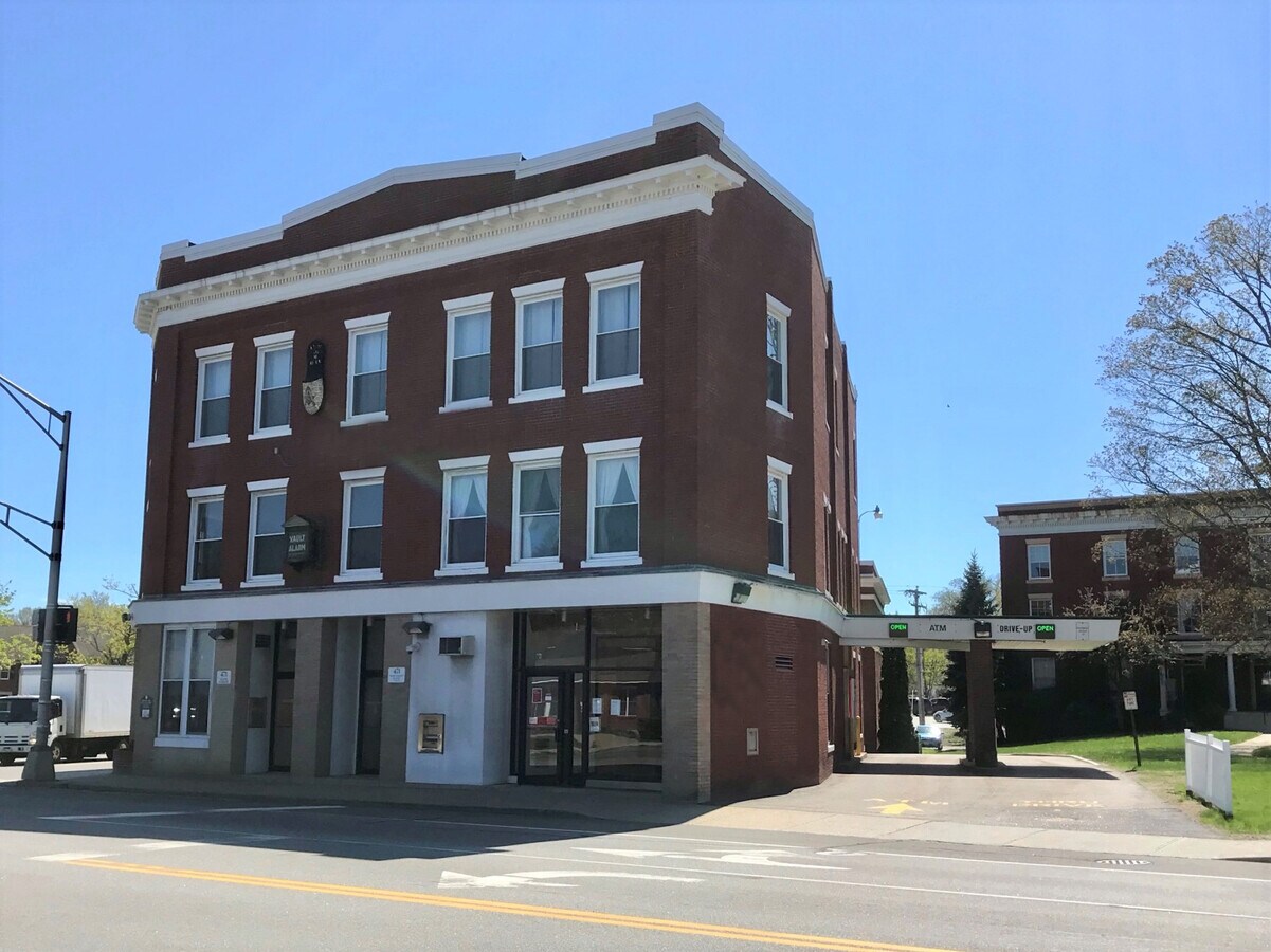 471 Main St, Springvale, ME 04083 | LoopNet