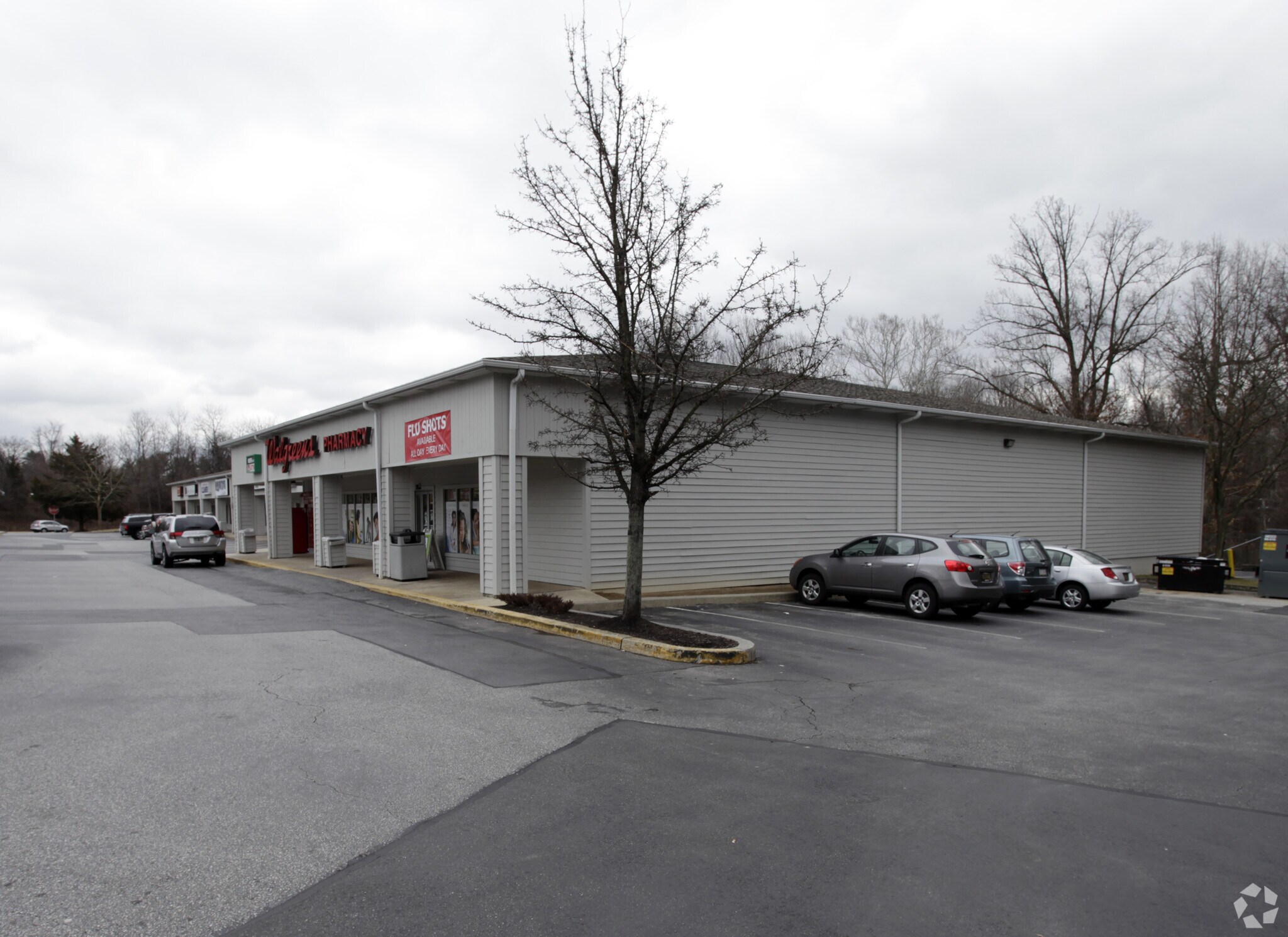 New Linden Hill Rd, Stanton, DE 19808 - The Shops of Linden Hill | LoopNet