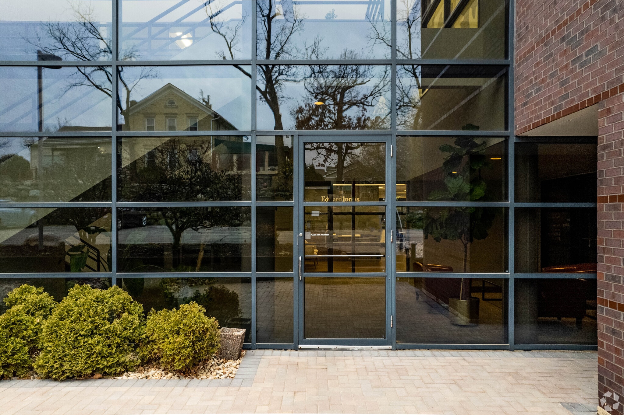 6411 Mineral Point Rd, Madison, WI 53705 - Strang Building | LoopNet