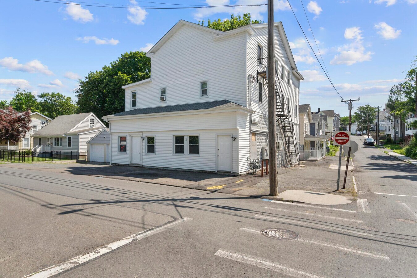 33 William St, Danbury, CT 06810 | LoopNet