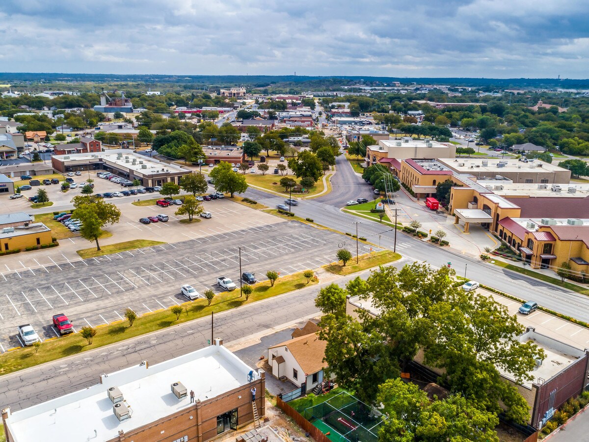 113 NW Ellison St, Burleson, TX 76028 | LoopNet