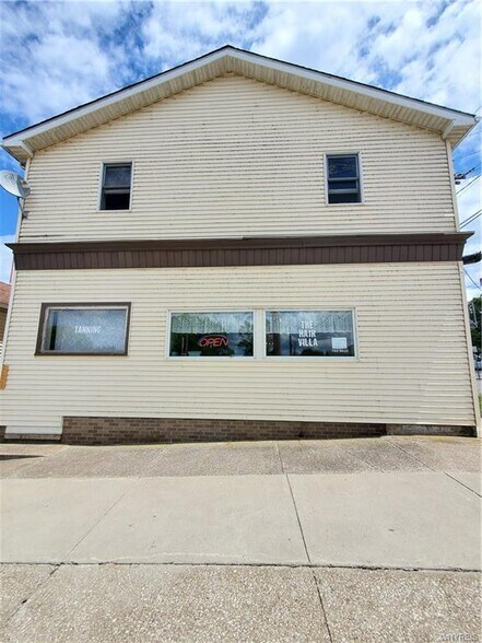 2 N Main St, Lyndonville, NY 14098 | LoopNet