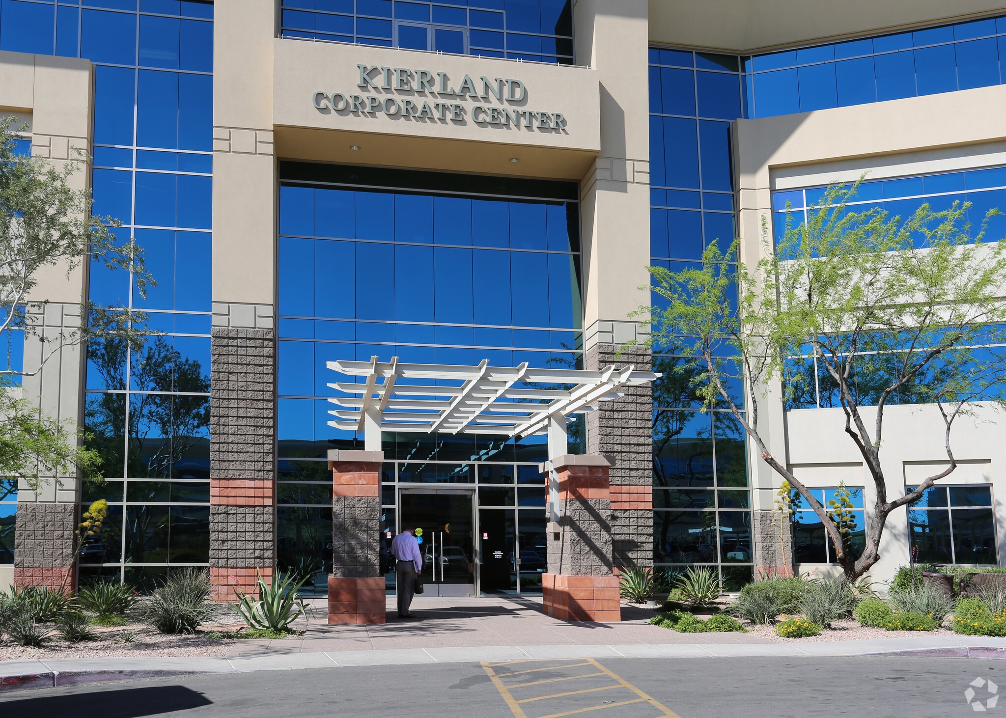 7047 E Greenway Pky, Scottsdale, AZ 85254 - Kierland Corporate Center | LoopNet