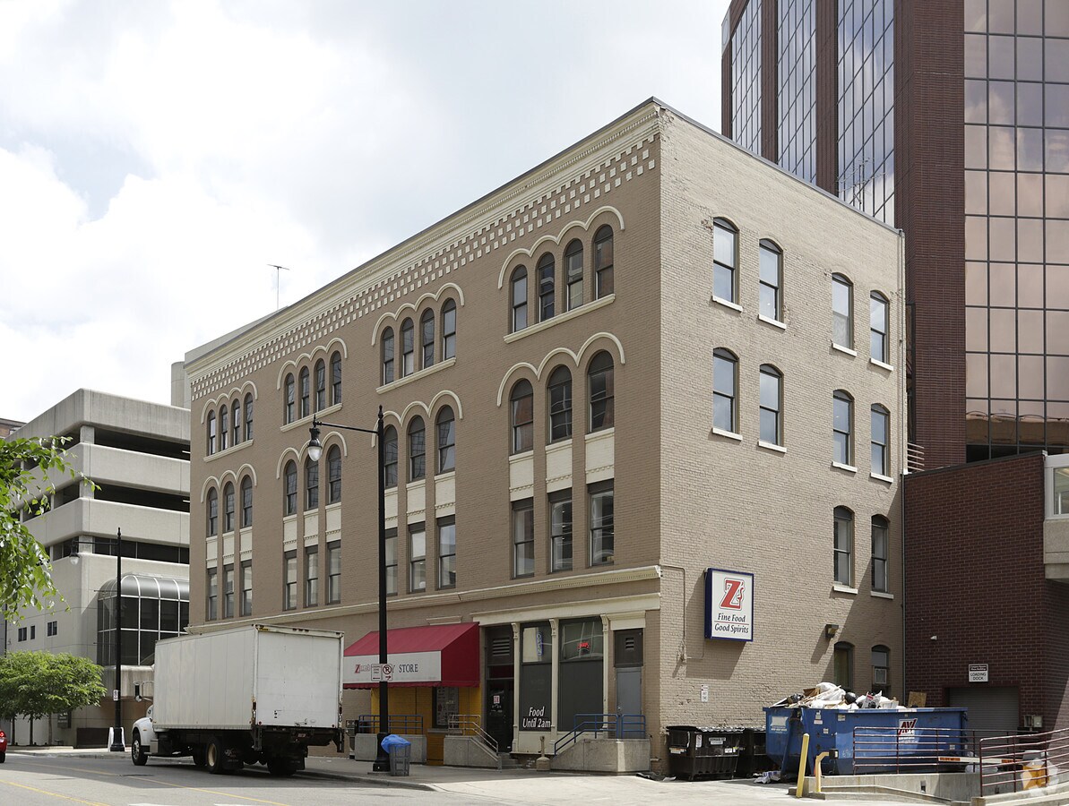 168 Louis Campau Promenade, Grand Rapids, MI 49503 | LoopNet