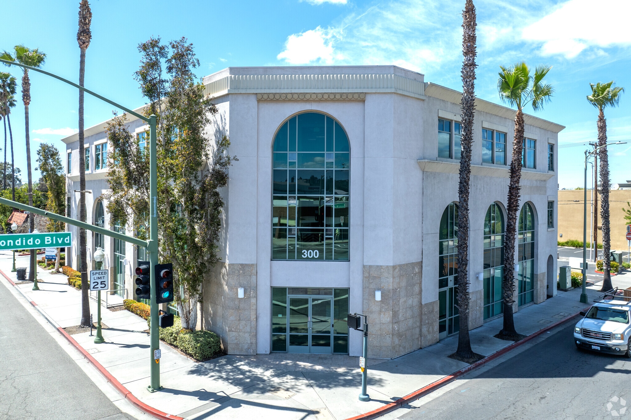 300 W Grand Ave, Escondido, CA 92025 - The Grand Professional Building | LoopNet
