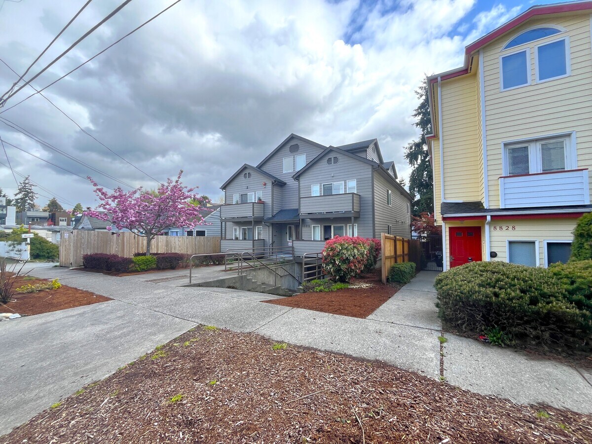 8830 Nesbit Ave N, Seattle, WA 98103 | LoopNet
