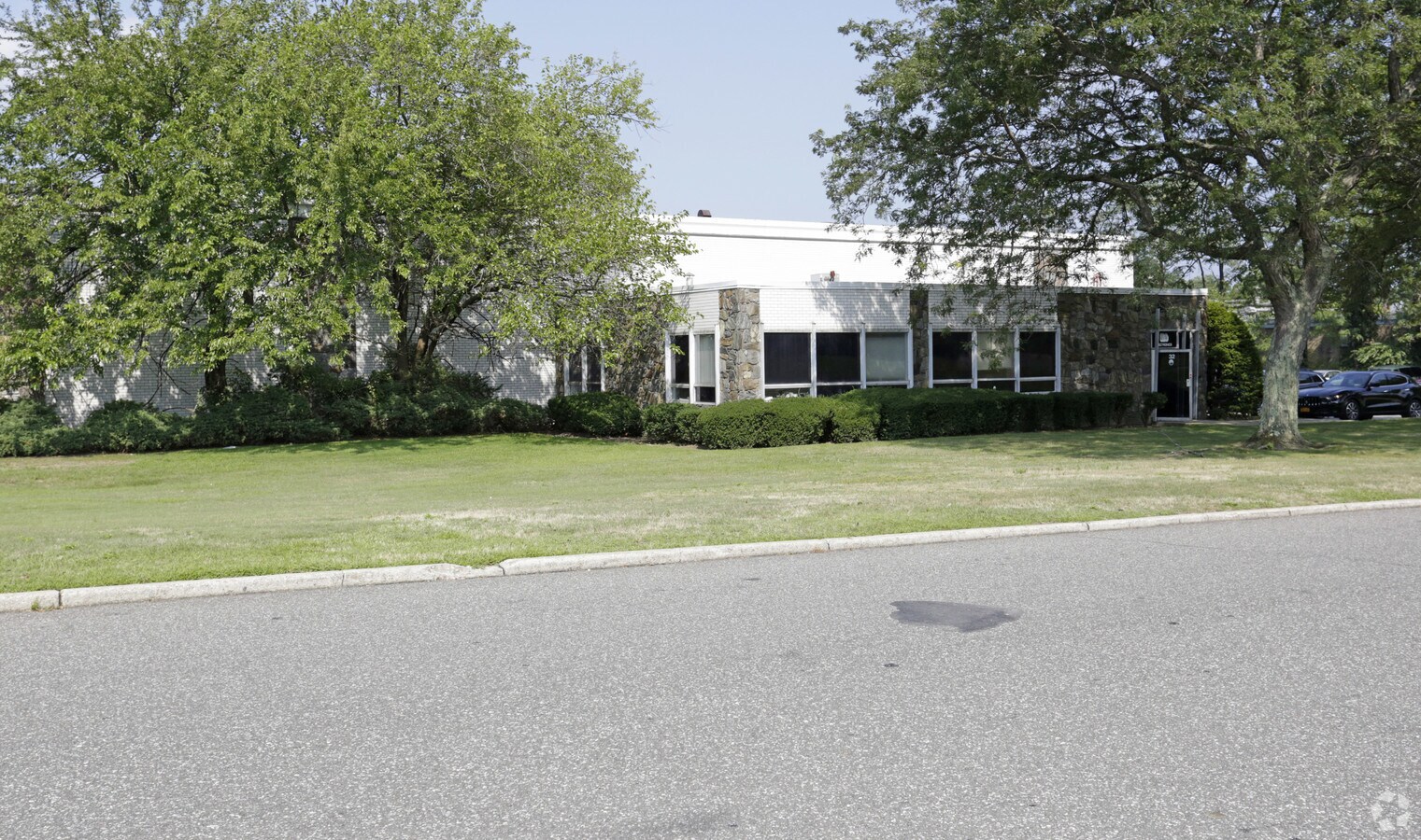 32 Ranick Rd, Hauppauge, NY 11788 | LoopNet