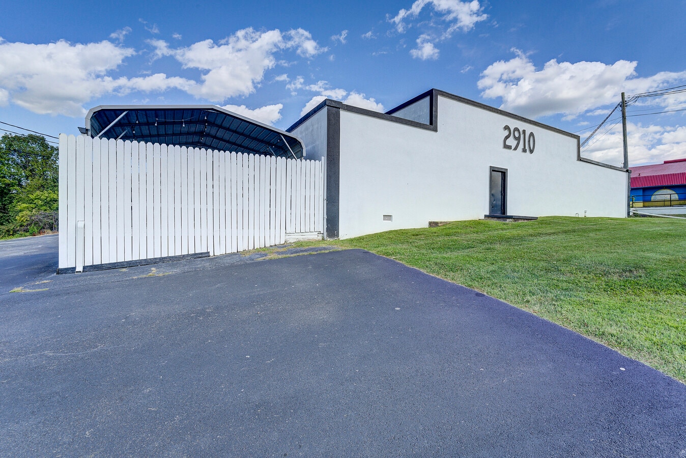2910 Bristol Hwy, Johnson City, TN 37601 - Night Club Building ...