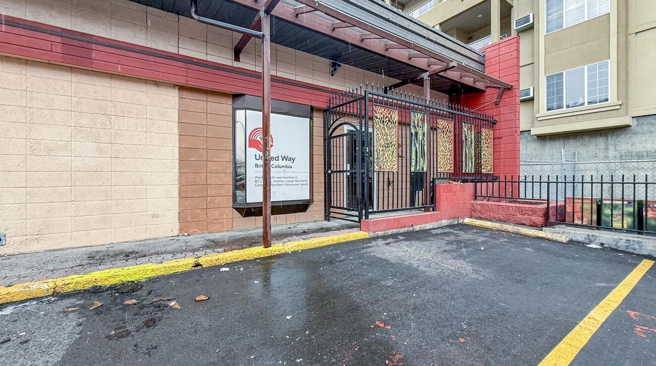 1525 Gordon Dr, Kelowna, BC V1Y 3G6 | LoopNet