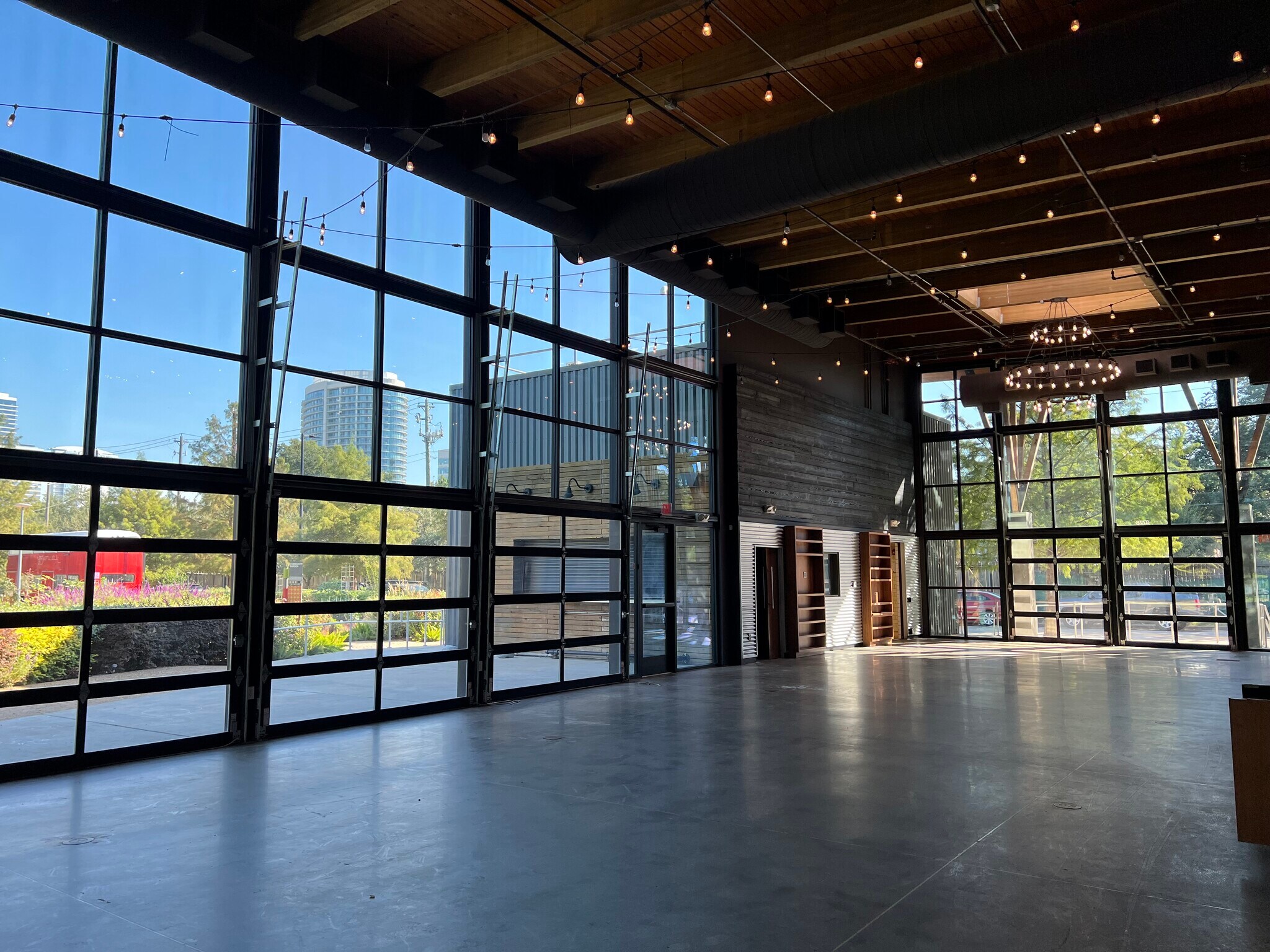 3801 Eastside St, Houston, TX 77098 - Levy Park | LoopNet