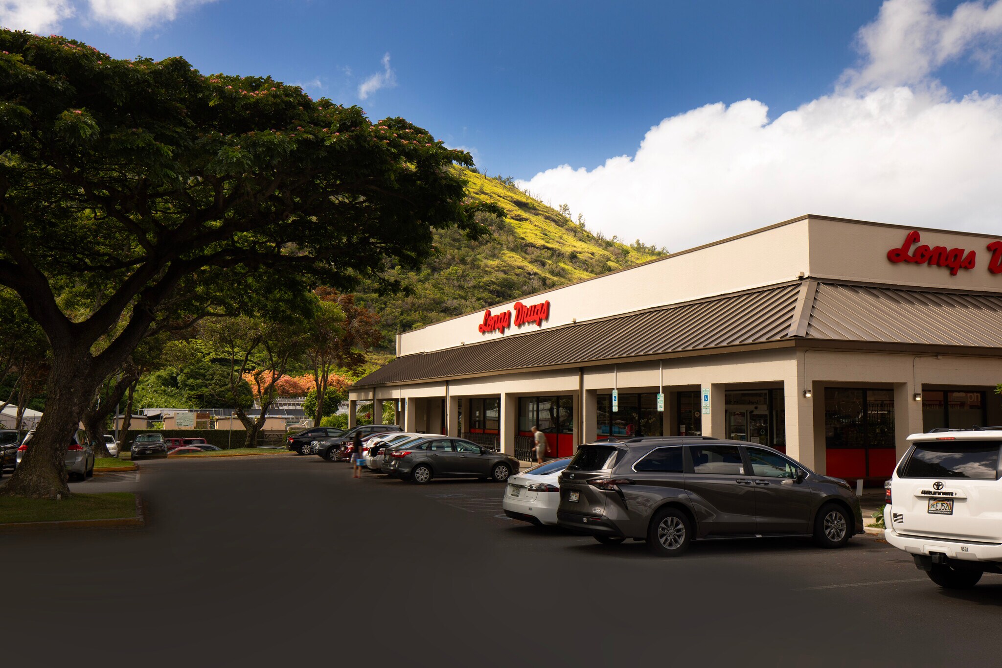 2855 E Manoa Rd, Honolulu, HI 96822 - Manoa Marketplace | LoopNet