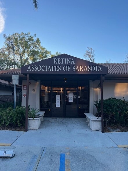 3920 Bee Ridge Rd, Sarasota, FL 34233 | LoopNet