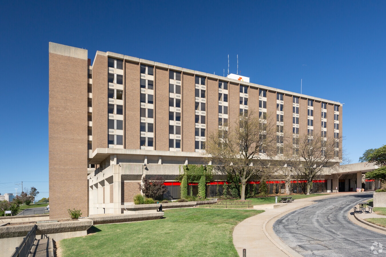 612 Garfield Ave, Kansas City, MO 64124 - Century Towers | LoopNet