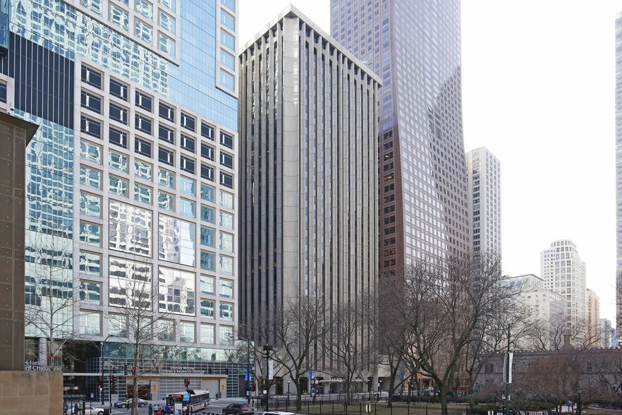 400 N Michigan Ave, Chicago, IL 60611 - Wrigley Building | LoopNet