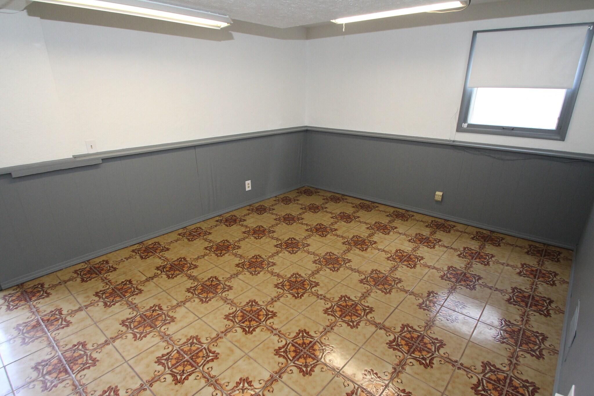 466 Stone Rd, Greece, NY 14616 - Retail for Sale | LoopNet