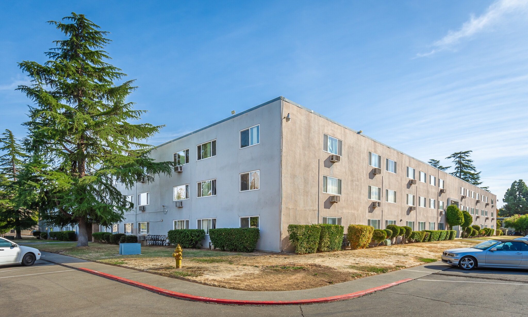 2251 Watt Ave, Sacramento, CA 95825 - Garden Plaza Apartments | LoopNet