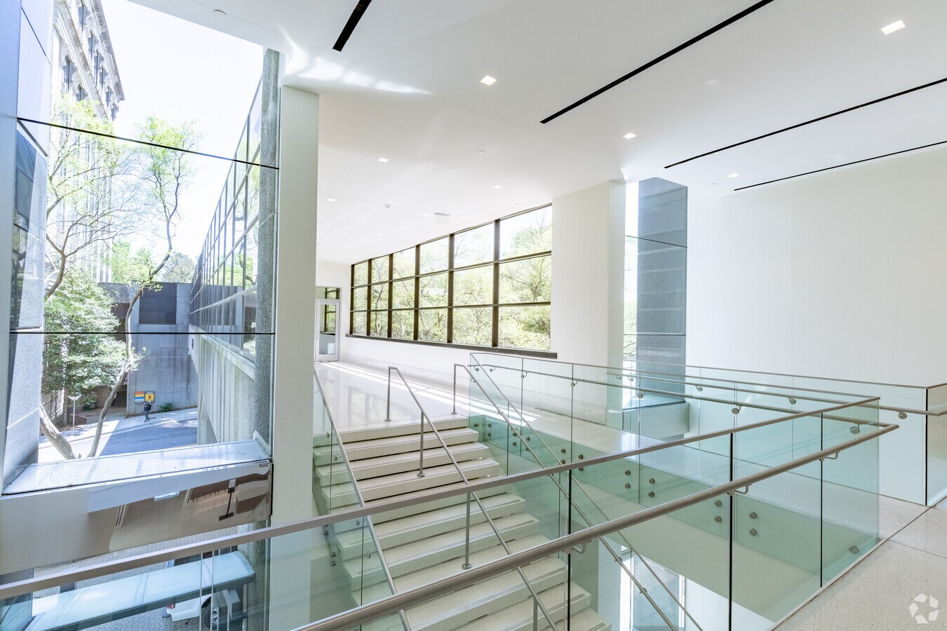 950 E Paces Ferry Rd NE, Atlanta, GA 30326 - Salesforce Tower | LoopNet