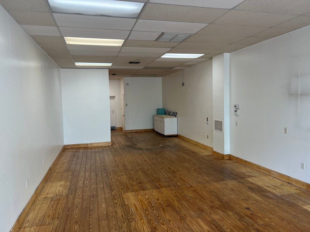 120-134 Bridge Rd, Tequesta, FL 33469 - Bridge Road Shops | LoopNet