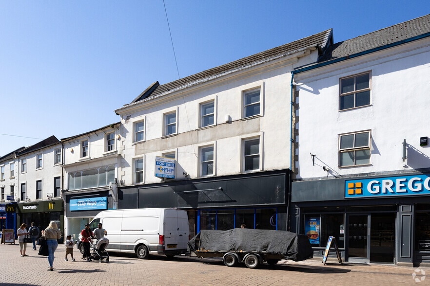 9-11 West Gate, Mansfield, NG18 1RY | LoopNet