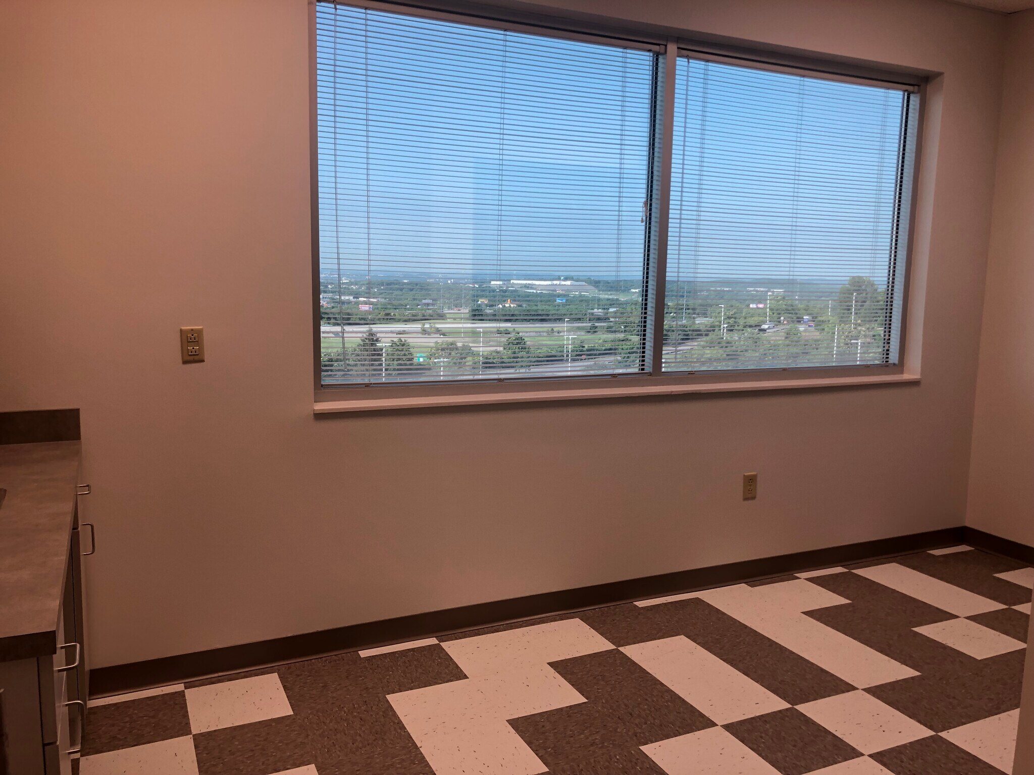 3443 Dickerson Pike, Nashville, TN 37207 - Skyline Medical Plaza | LoopNet.com