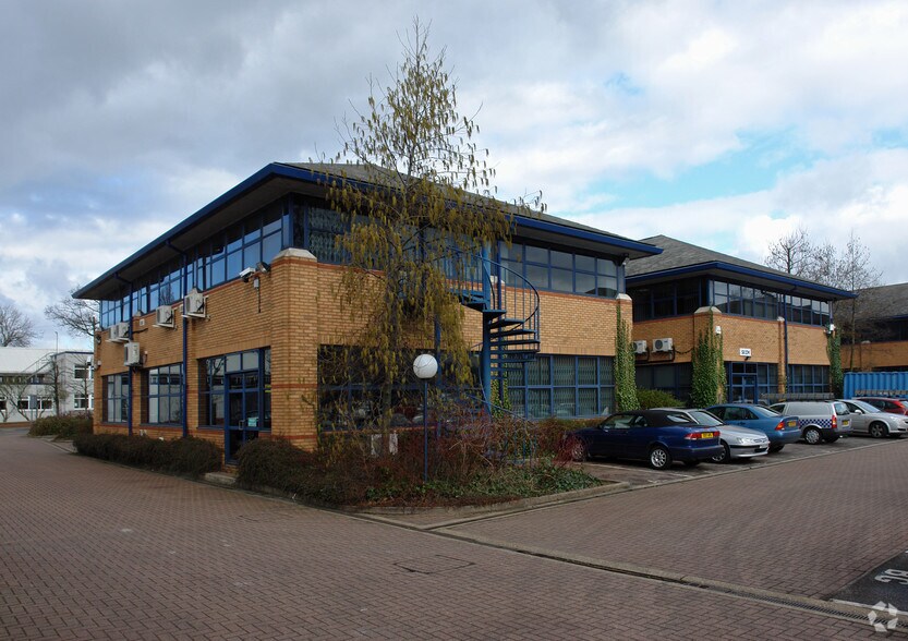 Peregrine Rd, Ilford, IG6 3SZ | LoopNet