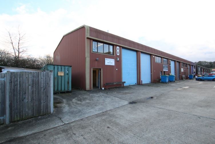 Blacknest Rd, Alton, GU34 4PX | LoopNet