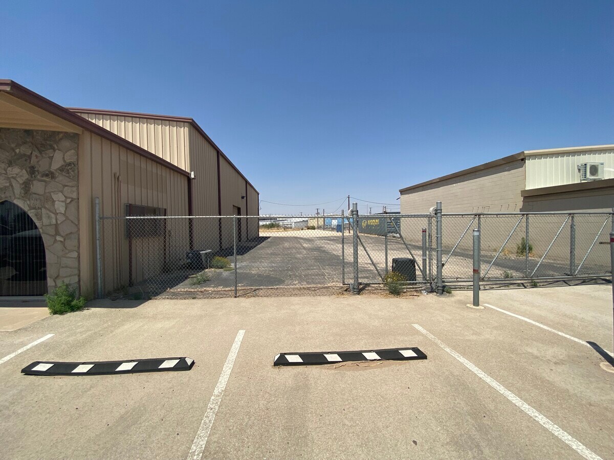 3726 Kermit Hwy, Odessa, TX 79764 | LoopNet