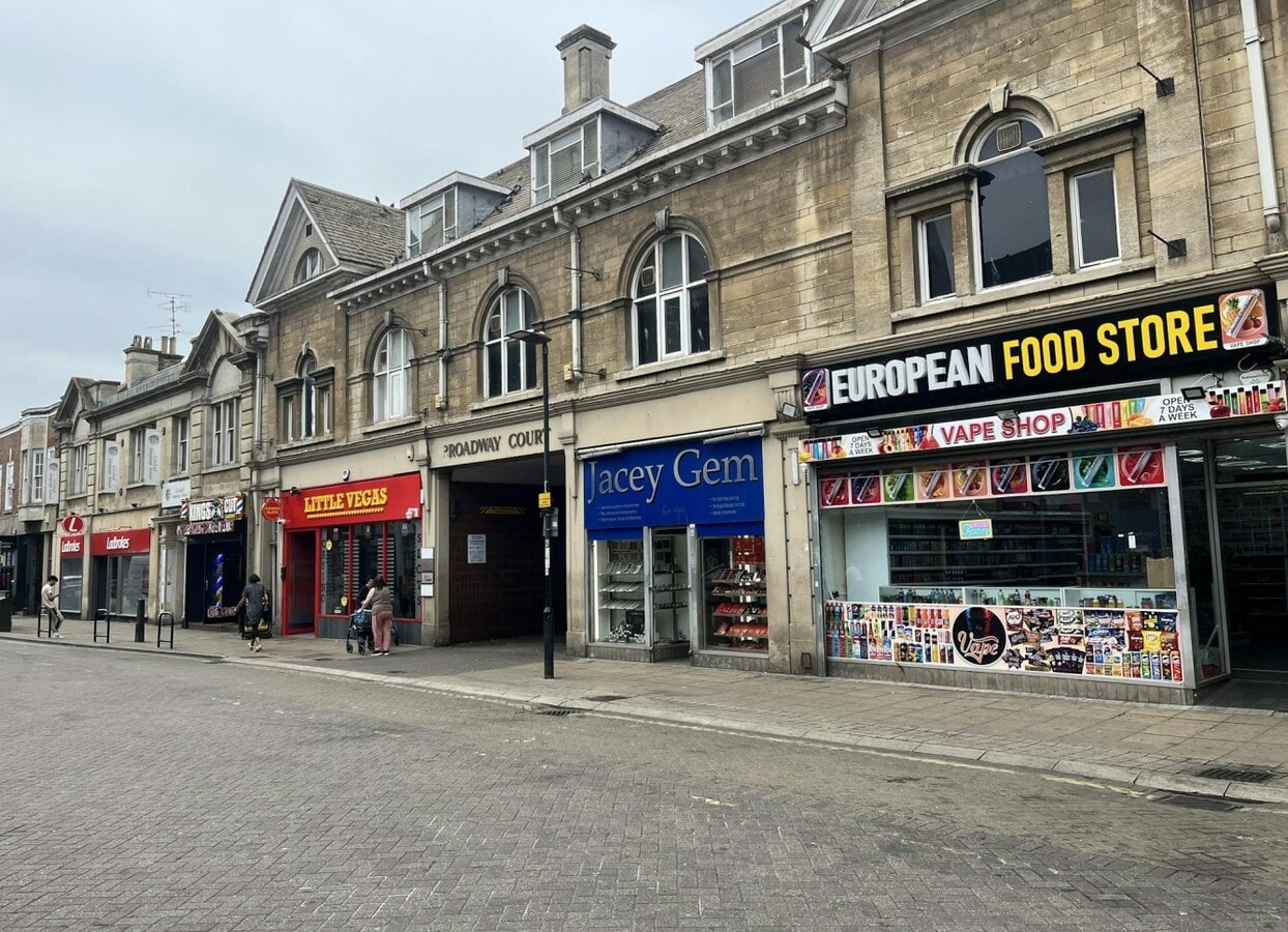 Peterborough, PE1 1RS - Broadway Court | LoopNet
