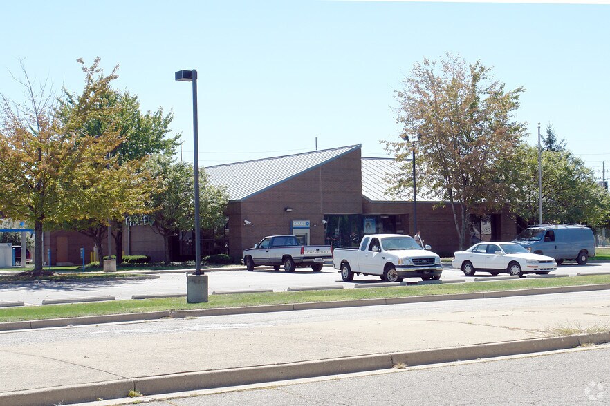 8751 Michigan Rd, Indianapolis, IN 46268 | LoopNet