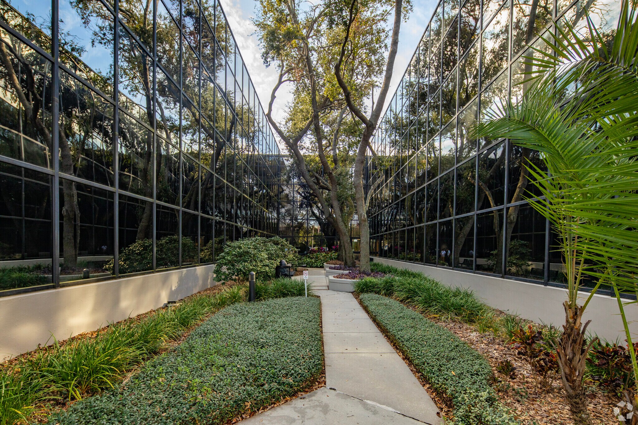 3501 E Frontage Rd, Tampa, FL 33607 - Concourse Center 1 | LoopNet