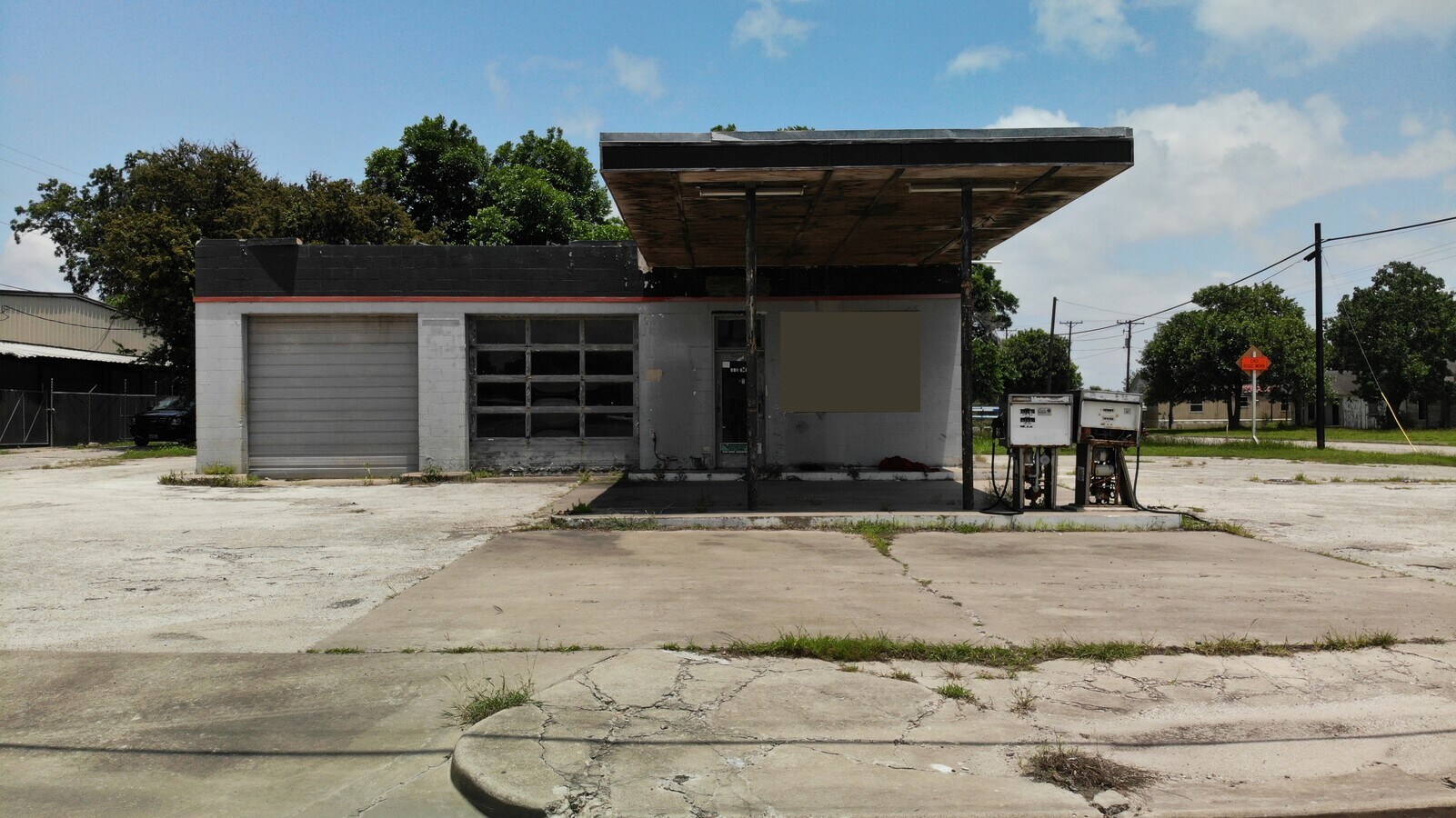 102 Main St, Tivoli, TX 77990 | LoopNet