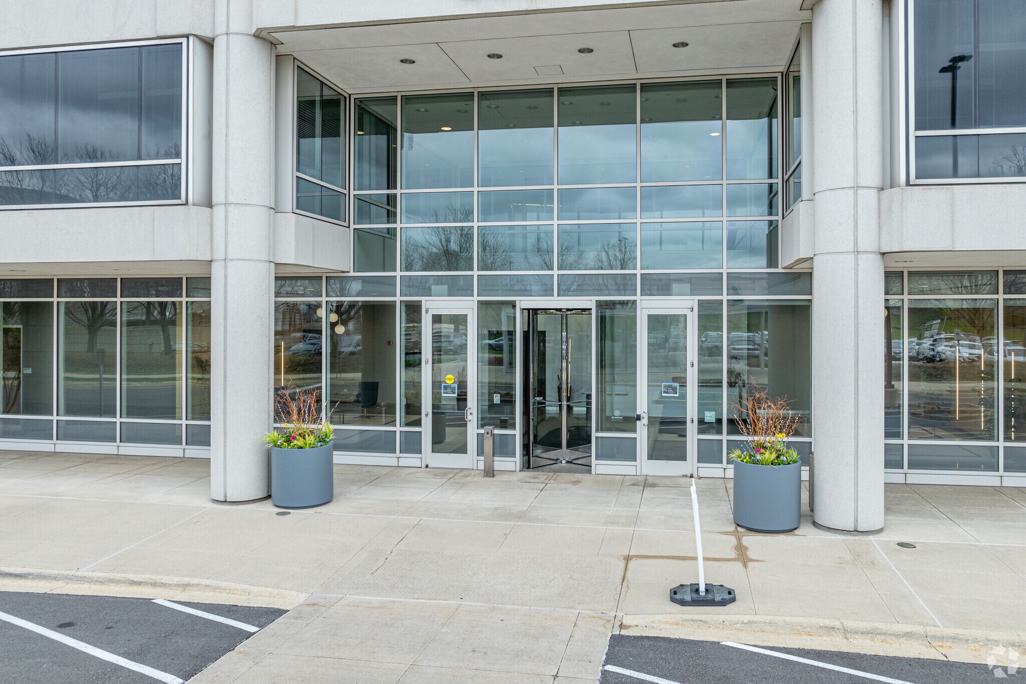 3333 Finley Rd, Downers Grove, IL 60515 - Finley Point | LoopNet