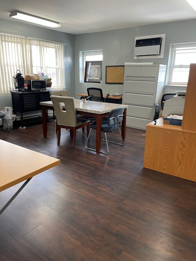 16055 Crossbay Blvd, Howard Beach, NY 11414 | LoopNet