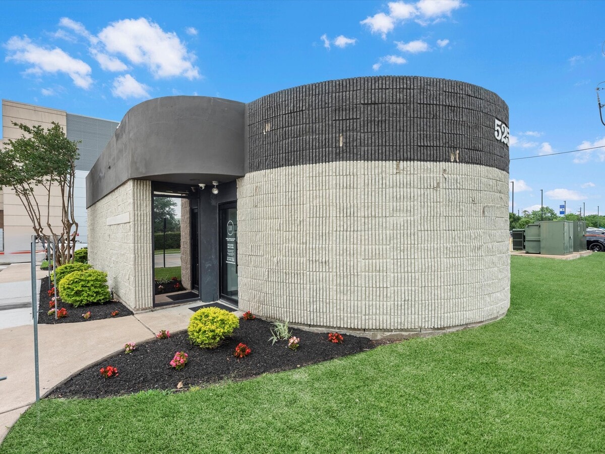 525 Blossom St, Webster, TX 77598 - Office for Sale | LoopNet