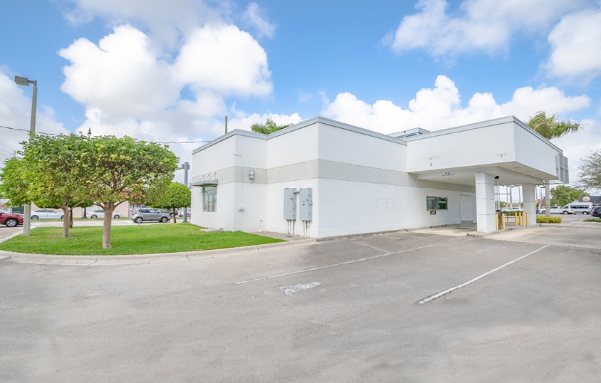 9696 SW 40th St, Miami, FL 33165 - Property Record | LoopNet.com