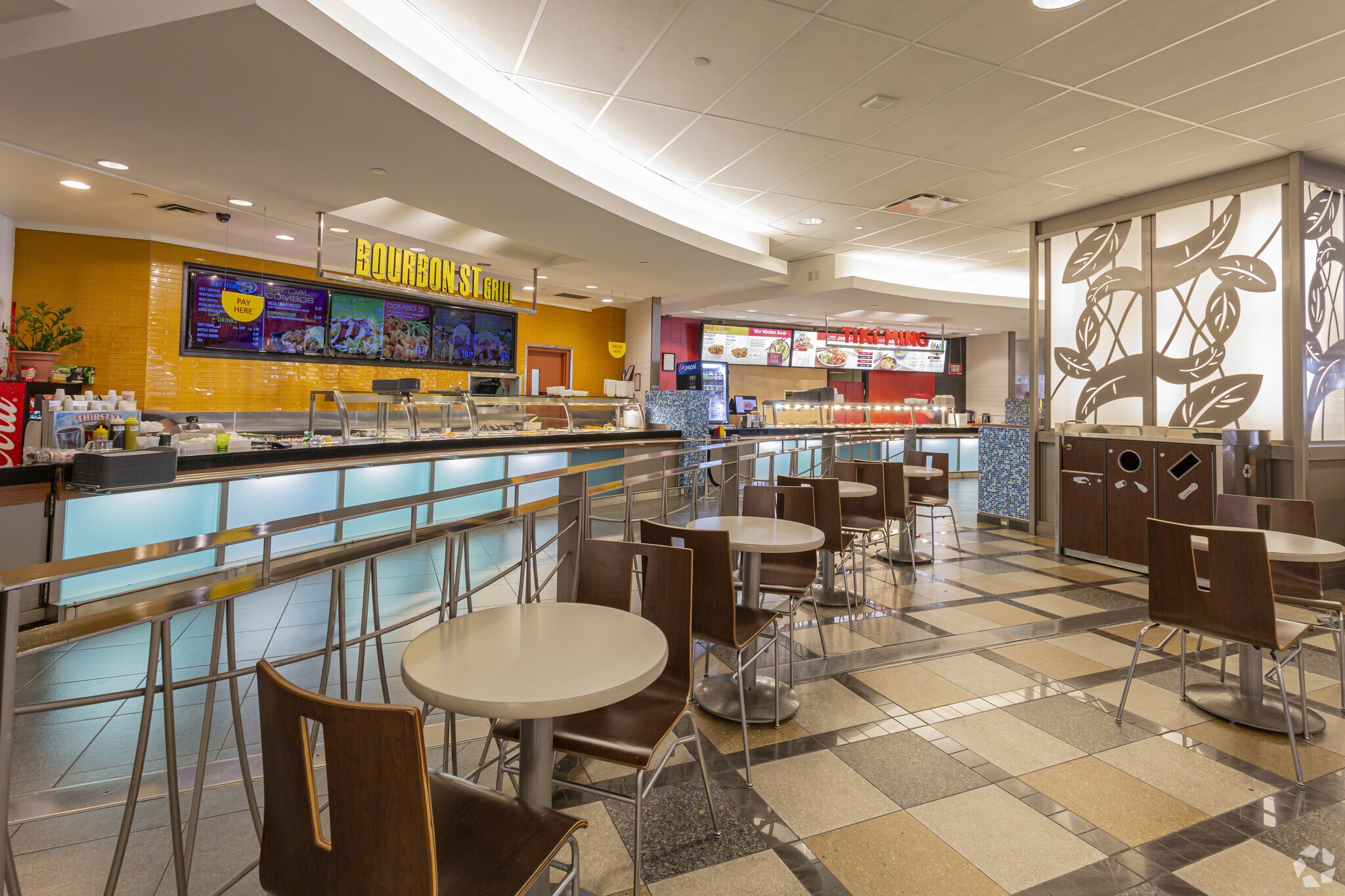 335 8th Ave SW, Calgary, AB T2P 1C9 - Royal Bank Building | LoopNet