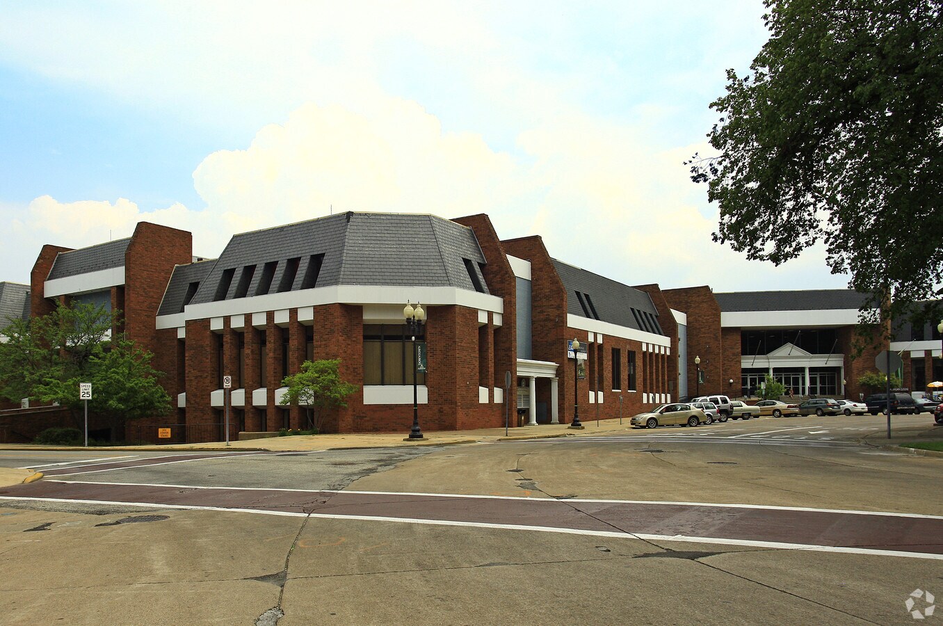 1 Victoria Sq, Painesville, OH 44077 | LoopNet