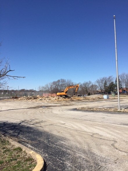 4320 Brady St, Davenport, IA 52806 | LoopNet